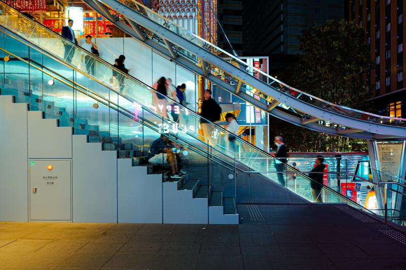 Navigating Escalators in Japan: Regional Rules and Modern Manners ...